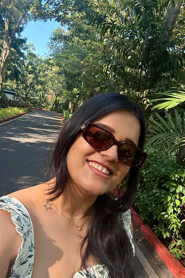 గోవాలో భార్యతో టీమిండియా కెప్టెన్‌ న్యూ ఇయర్‌ సెలబ్రేషన్స్‌ (ఫొటోలు) | Suryakumar yadav with ...